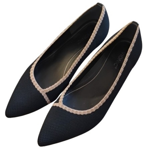 Vionic | Shoes | Vionic Black Flats With Cream Accent | Poshmark